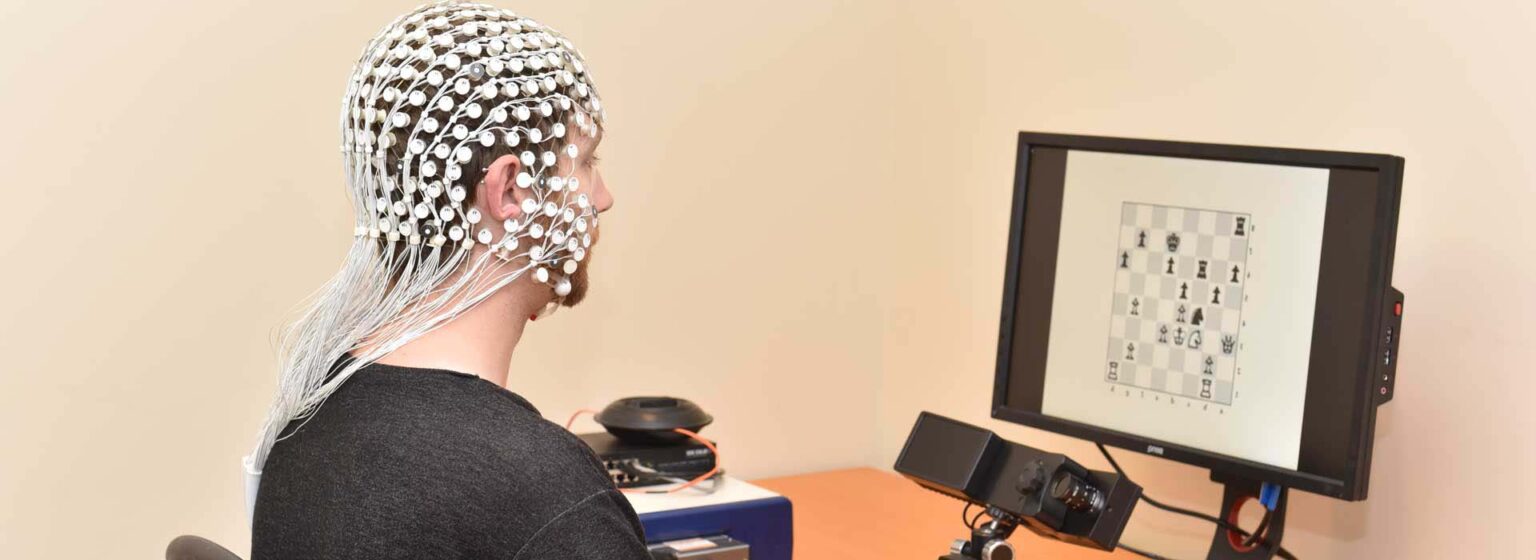 EyeLink 1000 Plus - Eye Tracker - Fast, Accurate, Reliable Eye Tracking